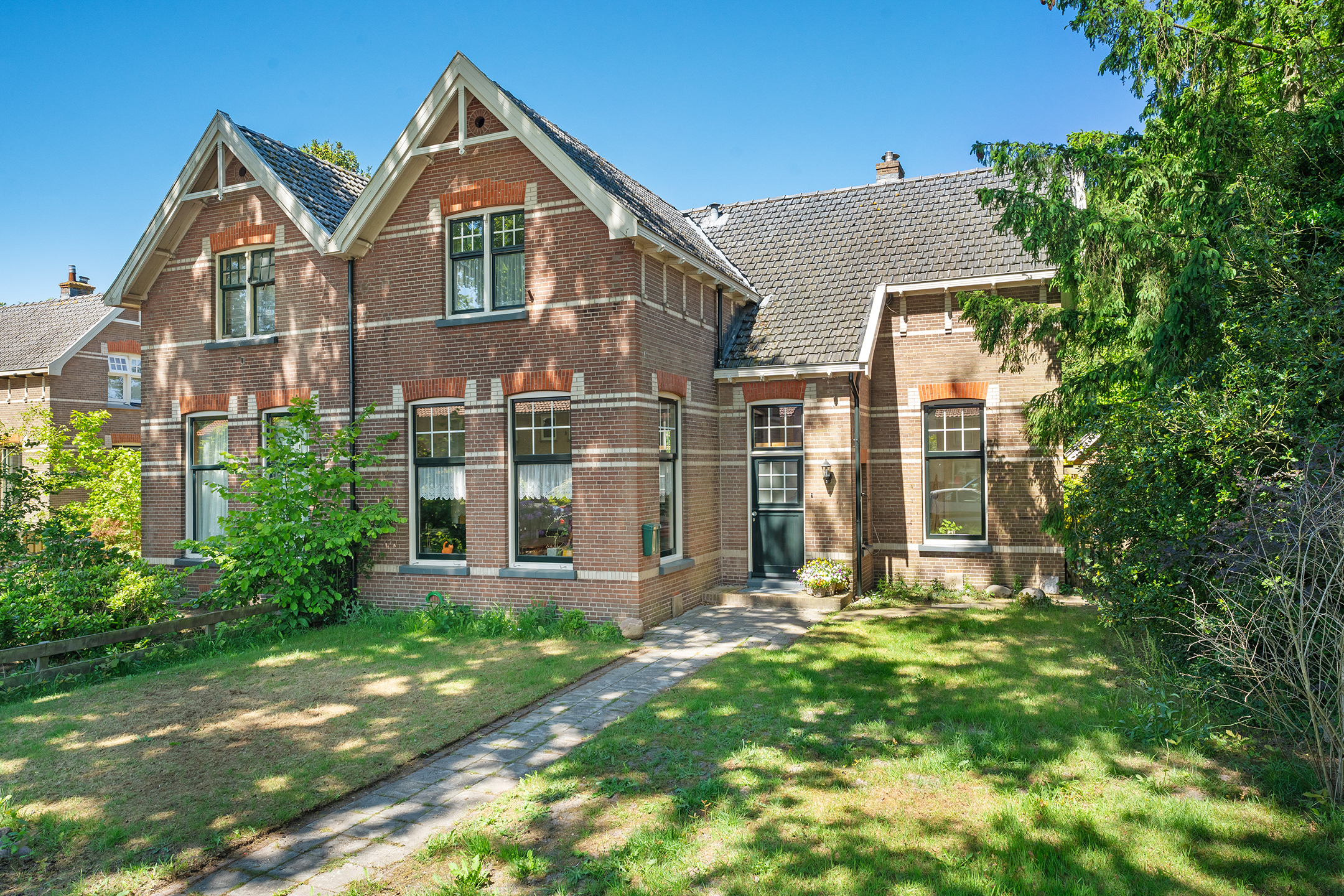 Twee-onder-één-kap woning te Balkbrug